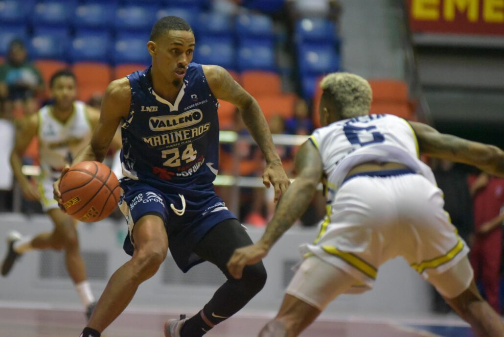 Edwards Y Jabari Rice Guien Primer Triunfo De Los Metros | De Último Minuto